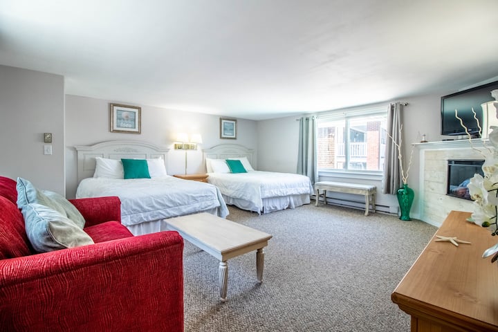 Luxury Suite With Jacuzzi & Fireplace - Ogunquit, ME