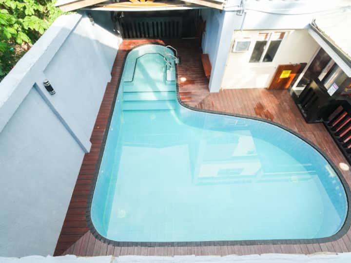 Boracay 3-story 5br Beach House With Private Pool - Nabas