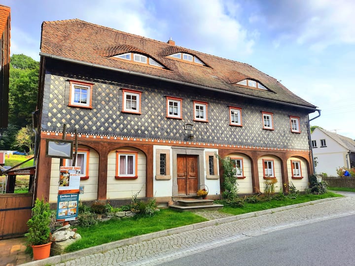 Ferienwohnung "Sonnenschein" Im Landhaus "Helene" - Jonsdorf