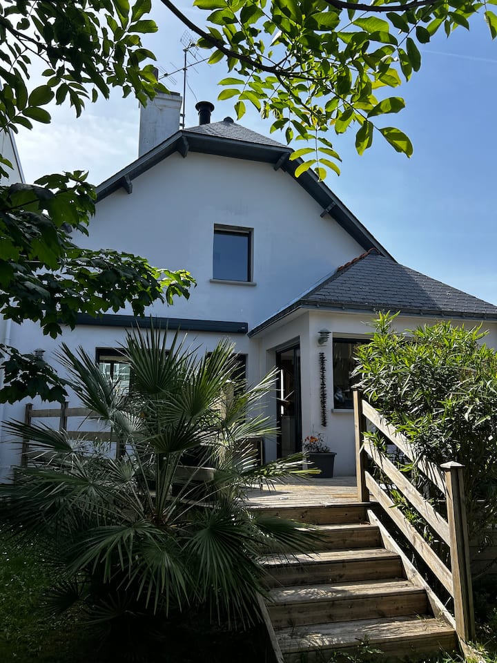 Maison, Centre Et Plages à Pieds Pour 4 à 6 Pers - Quiberon
