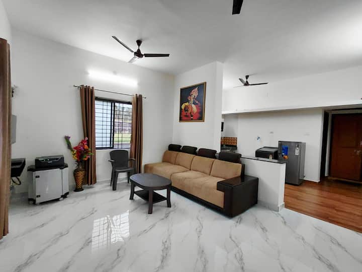 Agm Spacious Ac 1bhk With Hall, Kitchen & Bath - Udupi