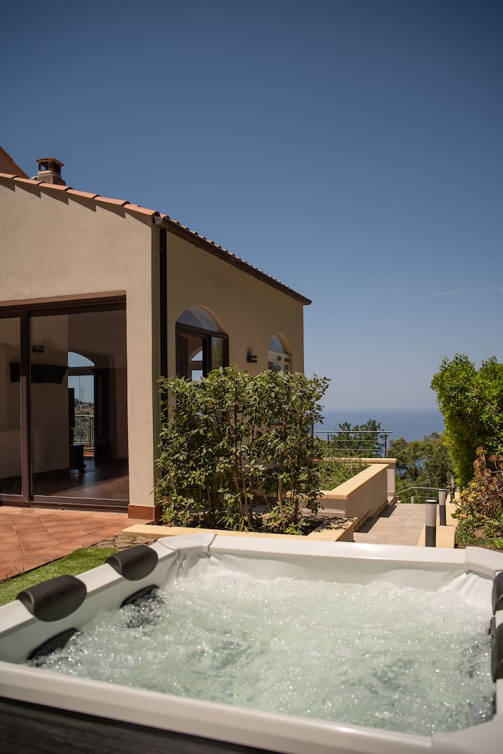 Infinity Sea Views & Jacuzzi Over Cefalù - Castelbuono