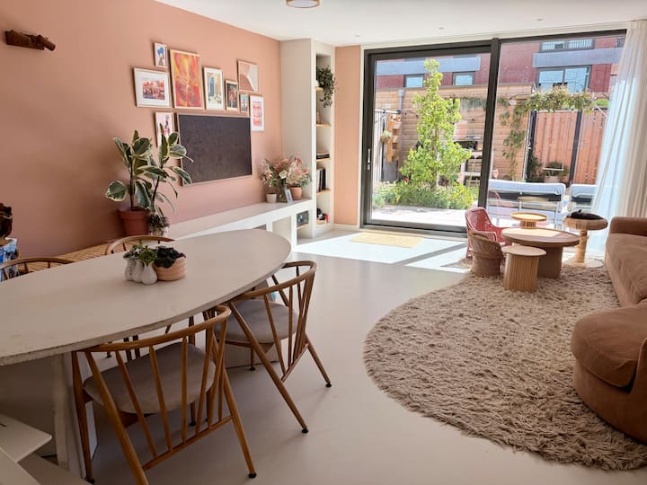 Heel Huis Met Tuin En Een Kat Om Te Knuffelen - Amsterdam