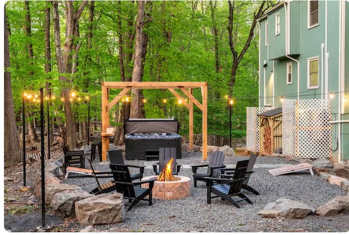 Poconos Retreat | Hot Tub, Game Room & Fire Pit - Tannersville, PA