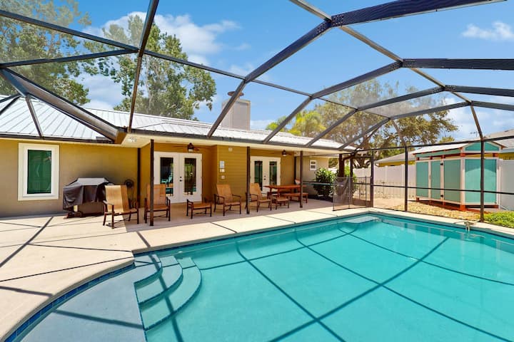 Charming 3br | Pool | Deck | W/d - Bradenton, FL