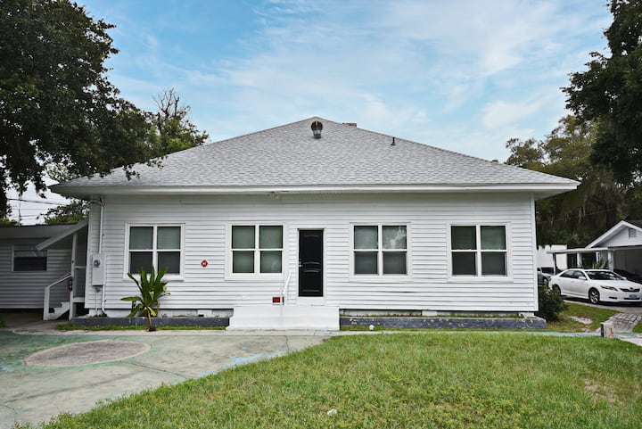 Chic Studio Apt By Bike Trail & Downtown, Apt #4 - Winter Garden, FL
