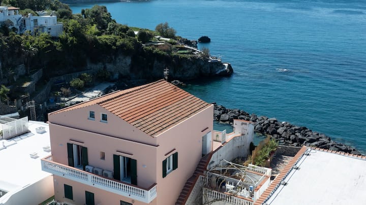 Villa Wanda, On The Port Of Ischia - Procida