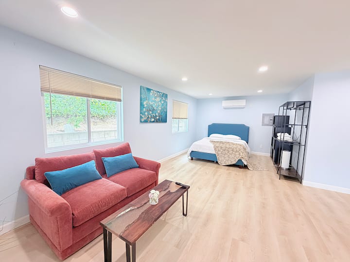 19302c Private Guest House - West Covina, CA