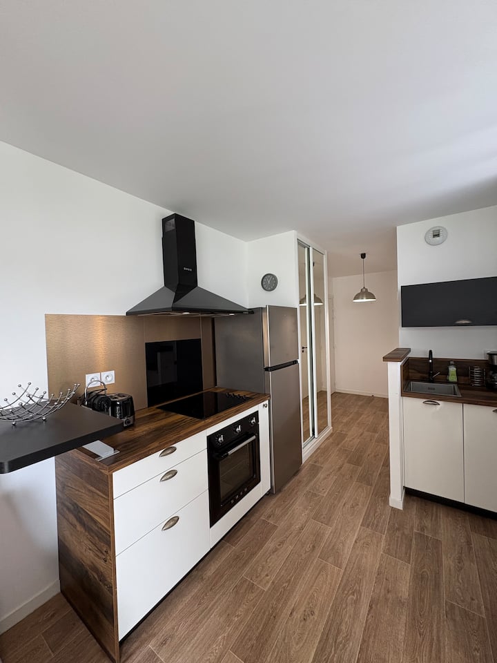Studio Avec Jardin, Cinq Minutes Du Centre - Dinard