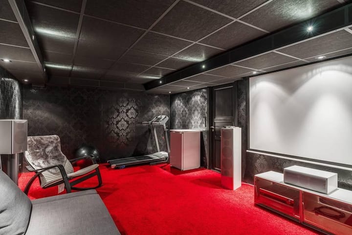 Fully Renovated 4br Home With Modern Kitchen - Gävle