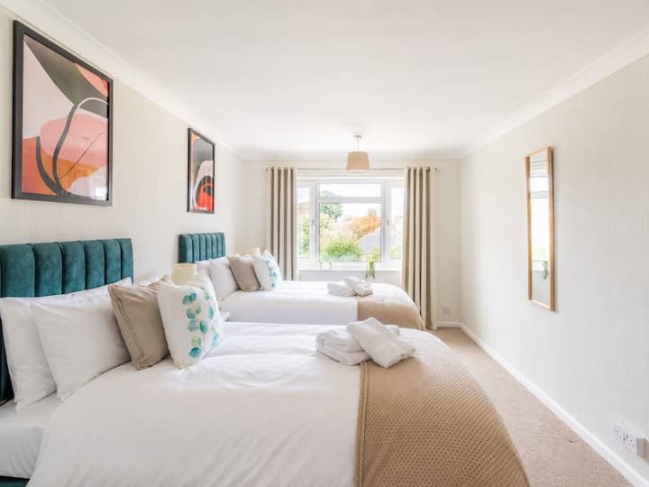 Sea View Apartment With Parking In Great Location - Bournemouth