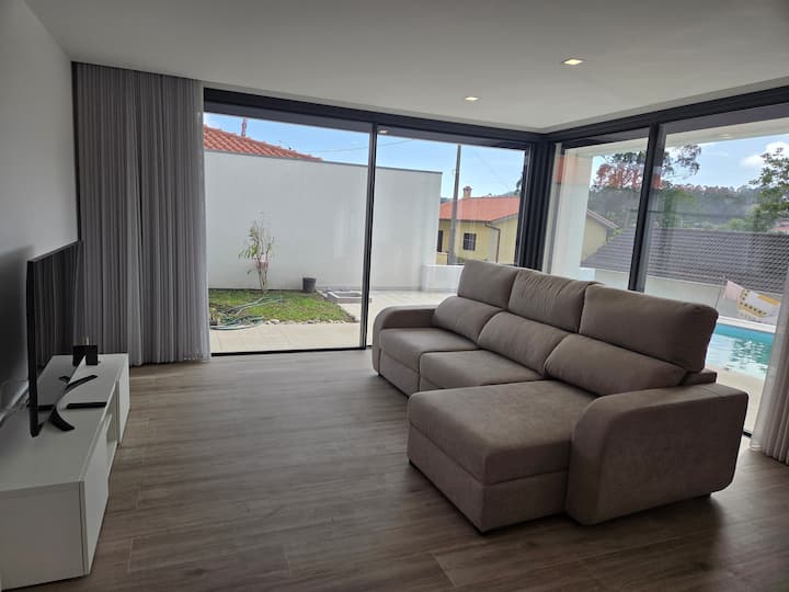 Spacious Villa With Saltwater Pool - Barcelos