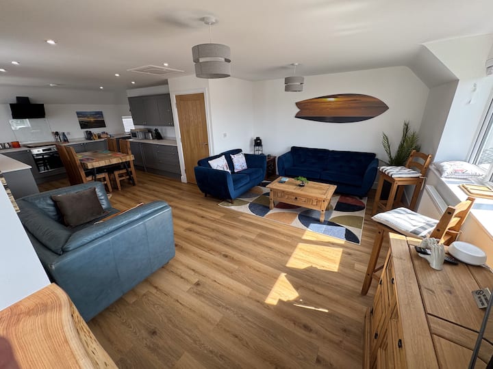 Bruadaran Na Mara
Drift House - Bude
