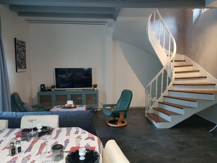 Maison De Ville 110m² T3, Parking, Linge Fournis - Séné