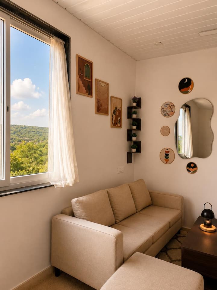 Manocha's Cozy Hill Stay | 12 Min To Mandrem Beach - Goa