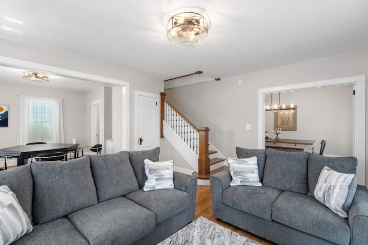 Modern Mountain Escape - Walk To Downtown Main St! - Luray, VA