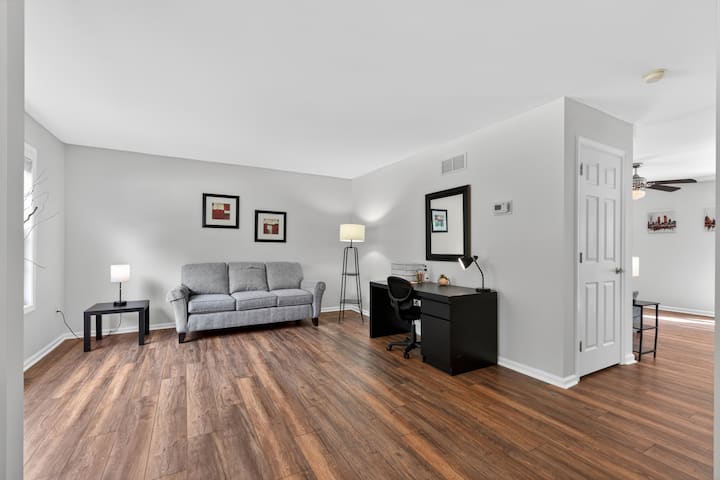 Newark Nest: Retreat, Relax - Newark, DE