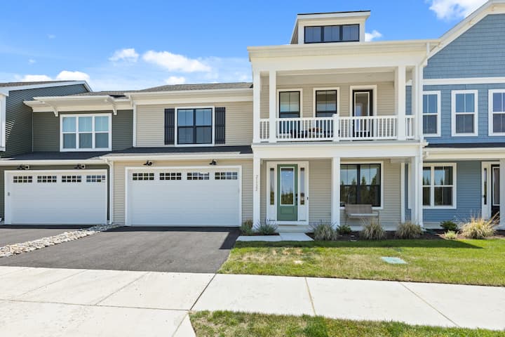 Pet Friendly Coastal Townhome In Rehoboth Beach! - Delaware