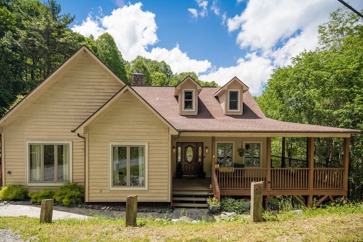 3 Bed/2 Ba Quiet Home In Boone | Hot Tub | Dogs Ok - Boone, NC