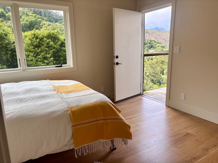 Tranquil And Private Level Of A Home - Sausalito, CA
