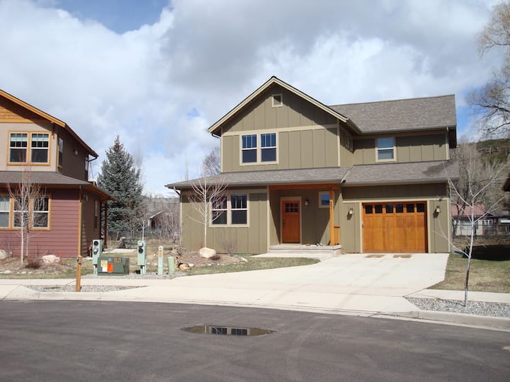 Modern Home On Quiet Cul De Sac, Month+ Req'd - Durango, CO