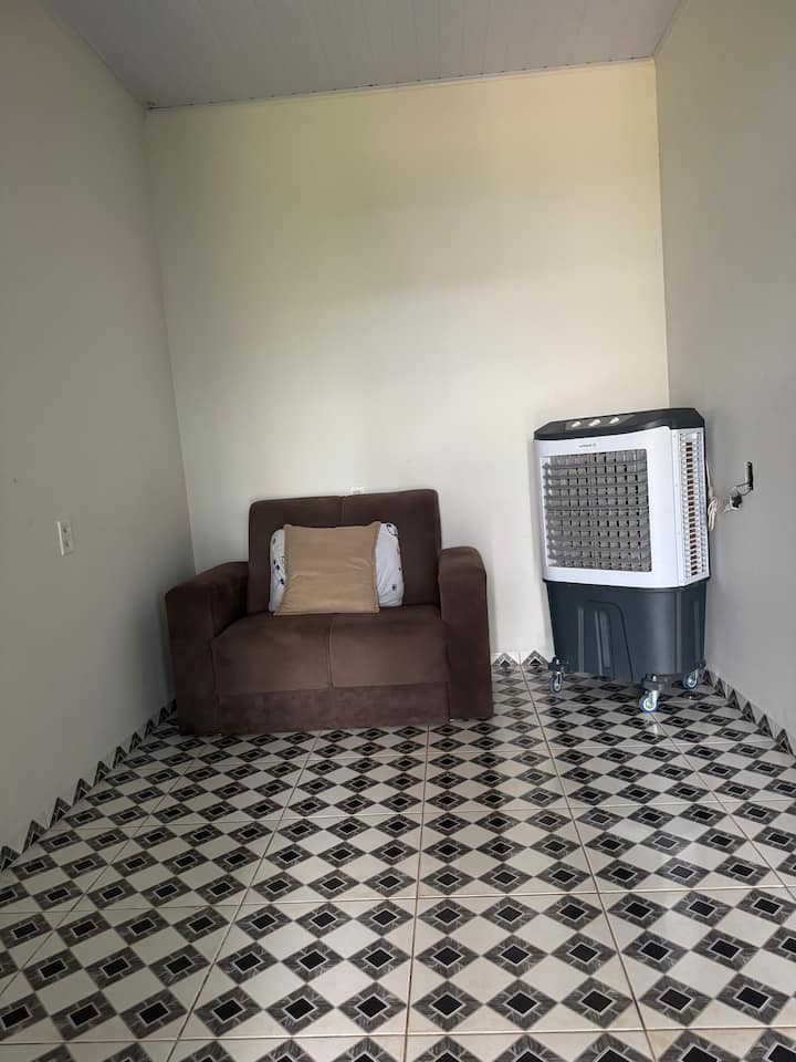 Casa Com 2 Camas 1 Quarto Ar Condicionado Wi-fi - Comodoro