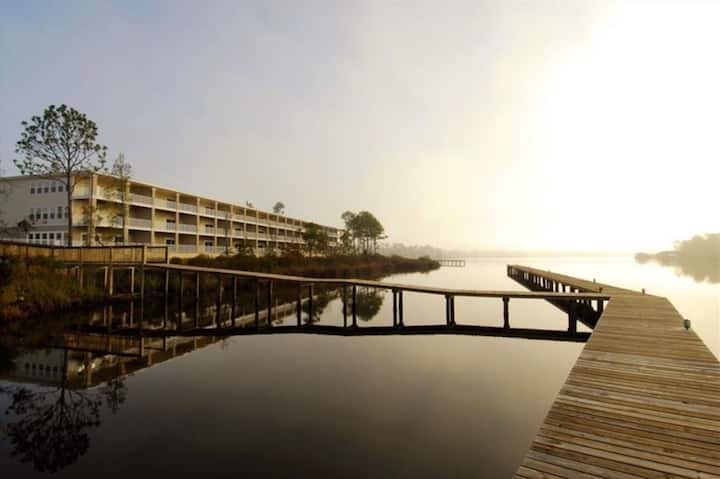 Waterfront Condo W/ Boat Docking & Fishing - Orange Beach, AL