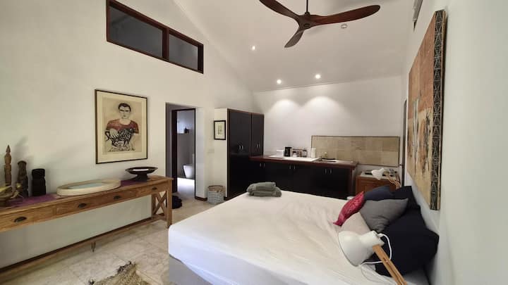 Tropical Beachside 2brm Studio! - Vanuatu