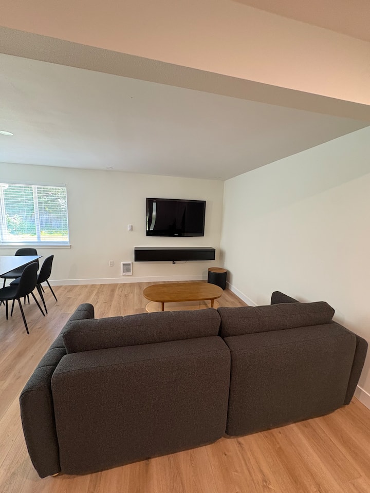 Alderwood Suite - Bothell, WA
