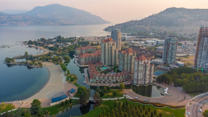 Discovery Bay Resort | Pool | Downtown | 2bed 2 Ba - Kelowna