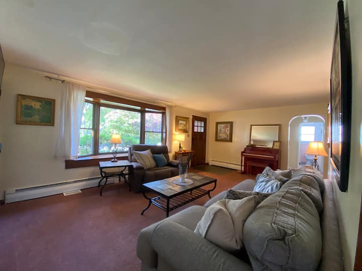 W Norriton Line Retreat W/ Amenities Hard To Beat! - King of Prussia, PA