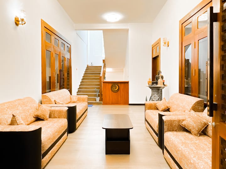 Luxury 8 Bedroom Retreat With Pool In Galle. - Sri Lanka