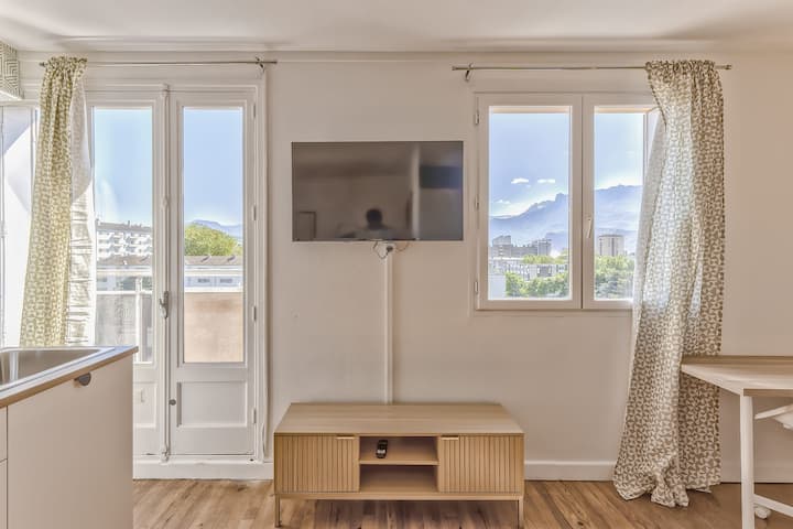 Charmant Studio Lumineux Avec Vue Montagne - Grenoble