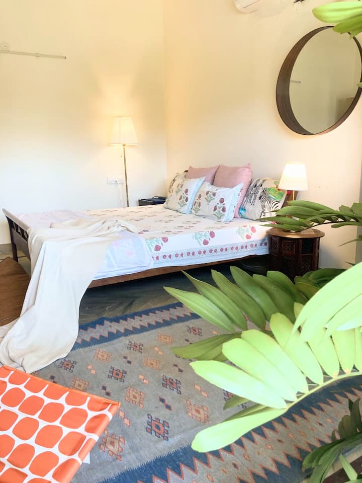 Moringa • Luxury 1bhk Sec 18 • Walk To Rose Garden - India