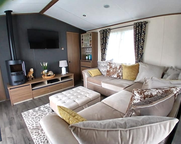 Luxury Mini Lodge - Adults Only - 2 Ensuites - Skegness