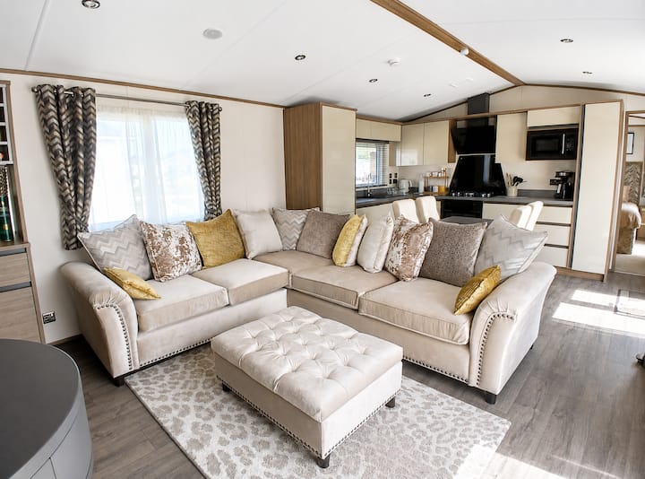 Luxury Mini Lodge For Two - Relax & Escape - Skegness