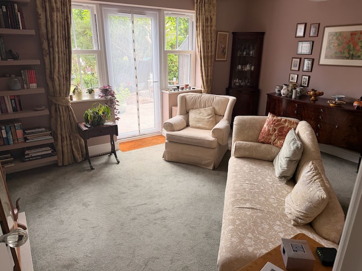 Gorgeous 2 Bedroom Annex - Farnham