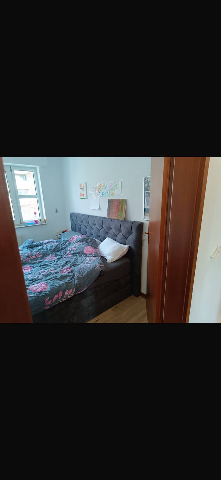 3 Zimmer Wohnung Für Die Ganze Familie - Bonn