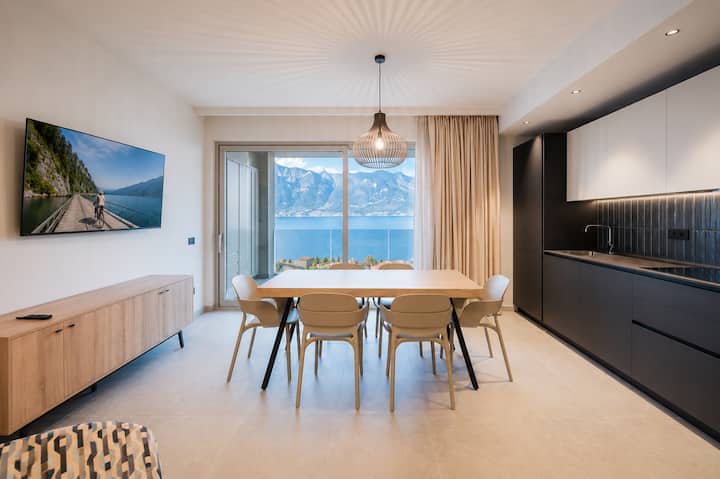 Luxury Lake View 2-bedroom Apartment 1st Floor - Limone Sul Garda