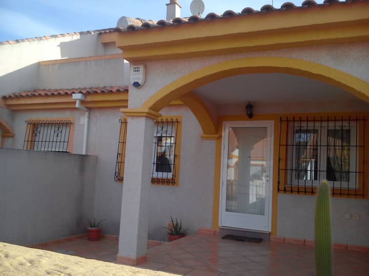 Se Alquila Coqueto Chalet, Torre De La Horadada - San Javier