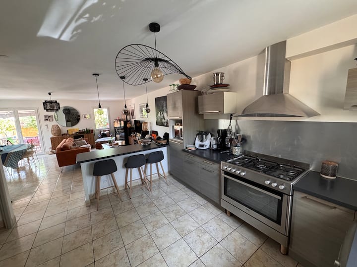 Maison 105 M² Proche Mer Jardin Parking Sécurisé - Lunel