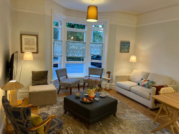 Stately Charm, Steps From Middle/alum Chine Beach! - Bourne