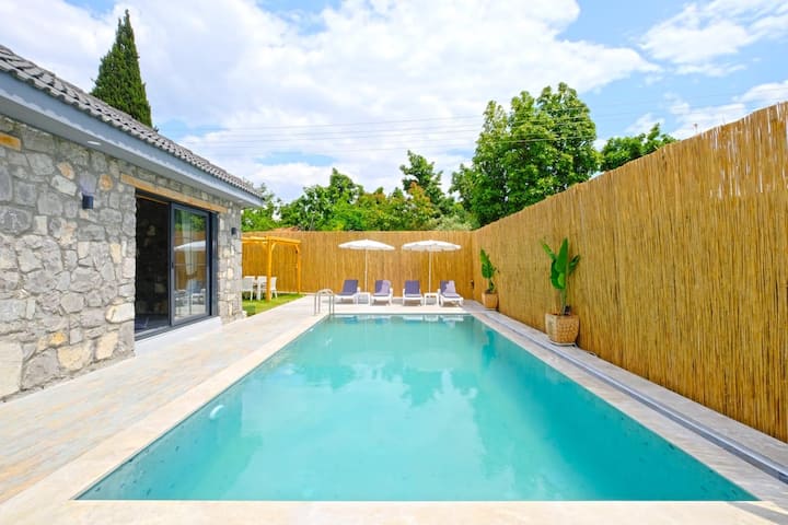 Müstakil 2+1 Taş Villa - Fethiye