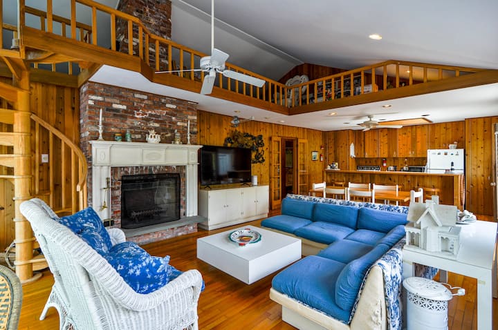 Seaview Pool Home
Book Now
 Before It's Gone - Fire Island, NY