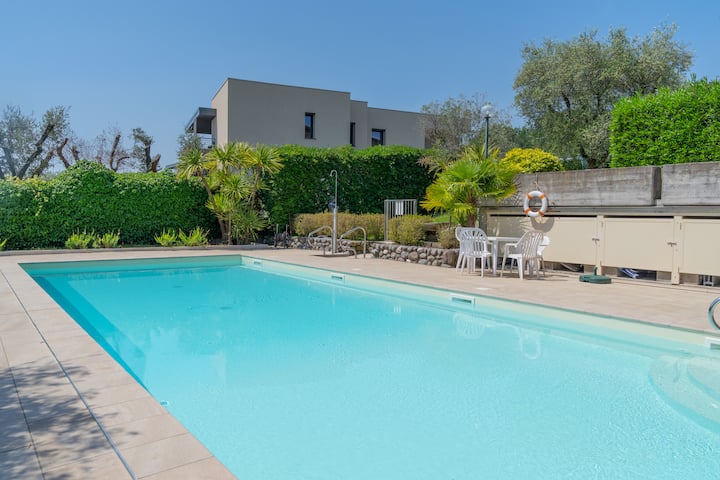 Salt Water Pool Apt - Desenzano del Garda