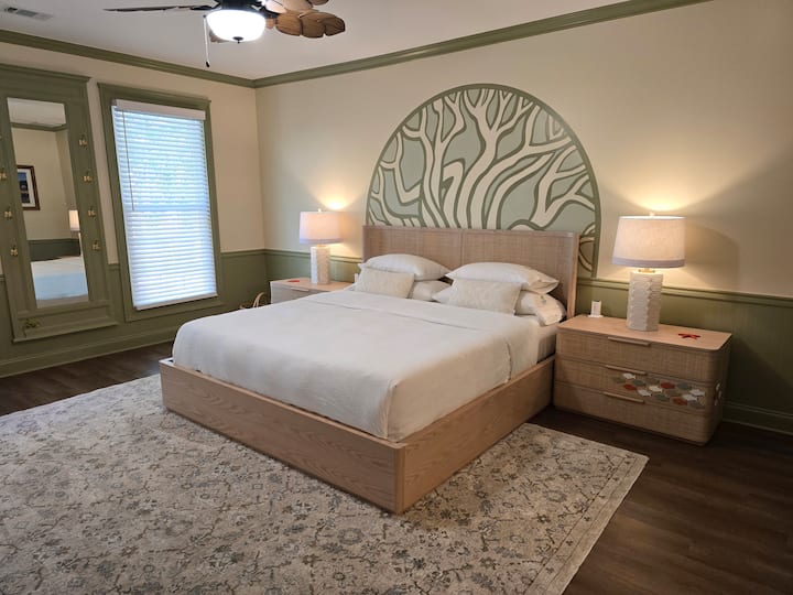 Daufuskie Paradise: Oceanfront/3 Suites/huge Porch - Daufuskie Island, SC