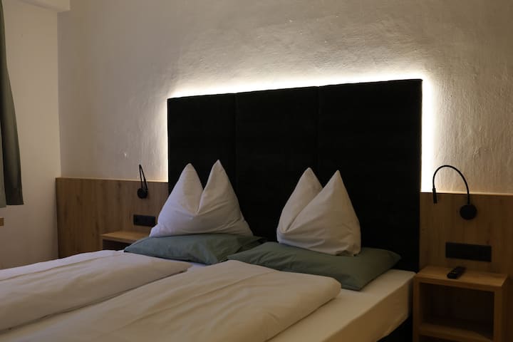 Alpines Vierbettzimmer · Gasthof Sterzingerhof - Racines