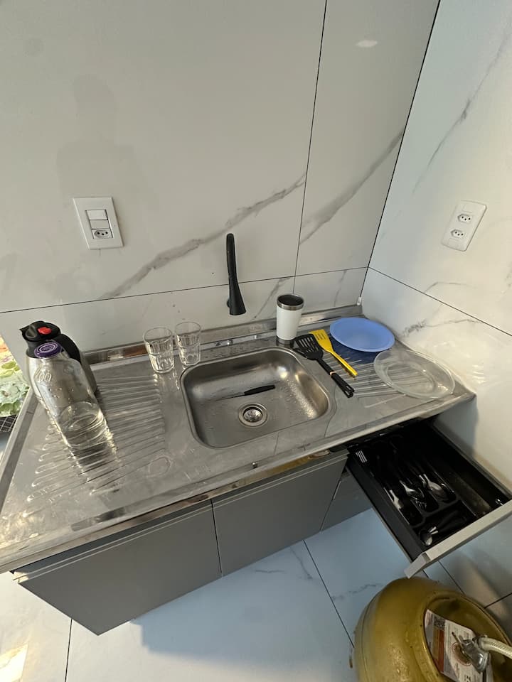 Kitnet Nova Com Porcelanat Ideal Para Casais - Itacaré