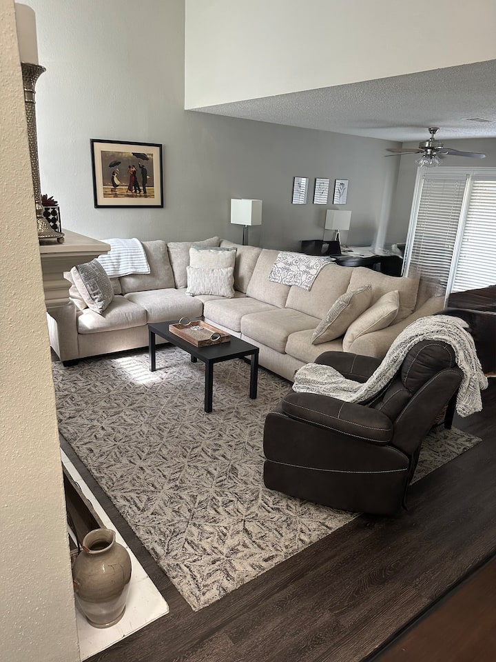 Cozy Private Townhome | 15 Min To Fifa Matches - Euless, TX