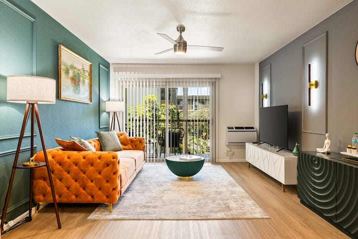 Modern Luxury Suite | Pool, Gym & Parking - El Segundo, CA